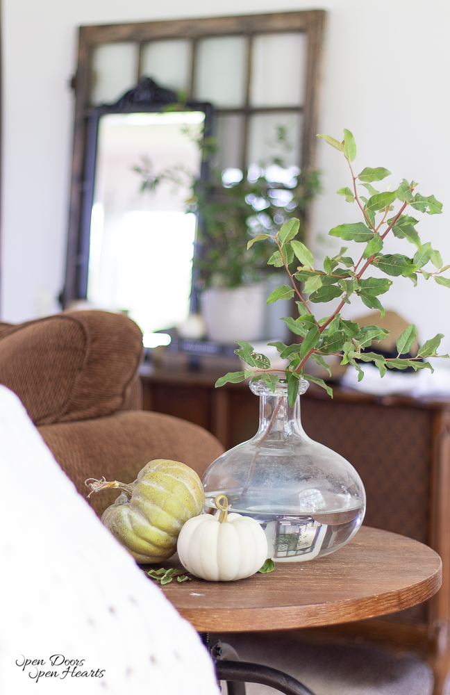 European Farmhouse Inspired Early Fall Entryway: Beautiful & Earthy ...
