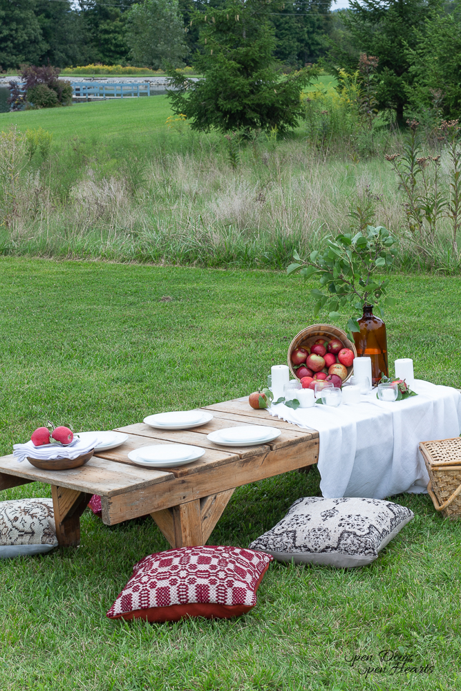 How to Create a Simple & Stunning Early Fall Apple Tablescape - Open ...