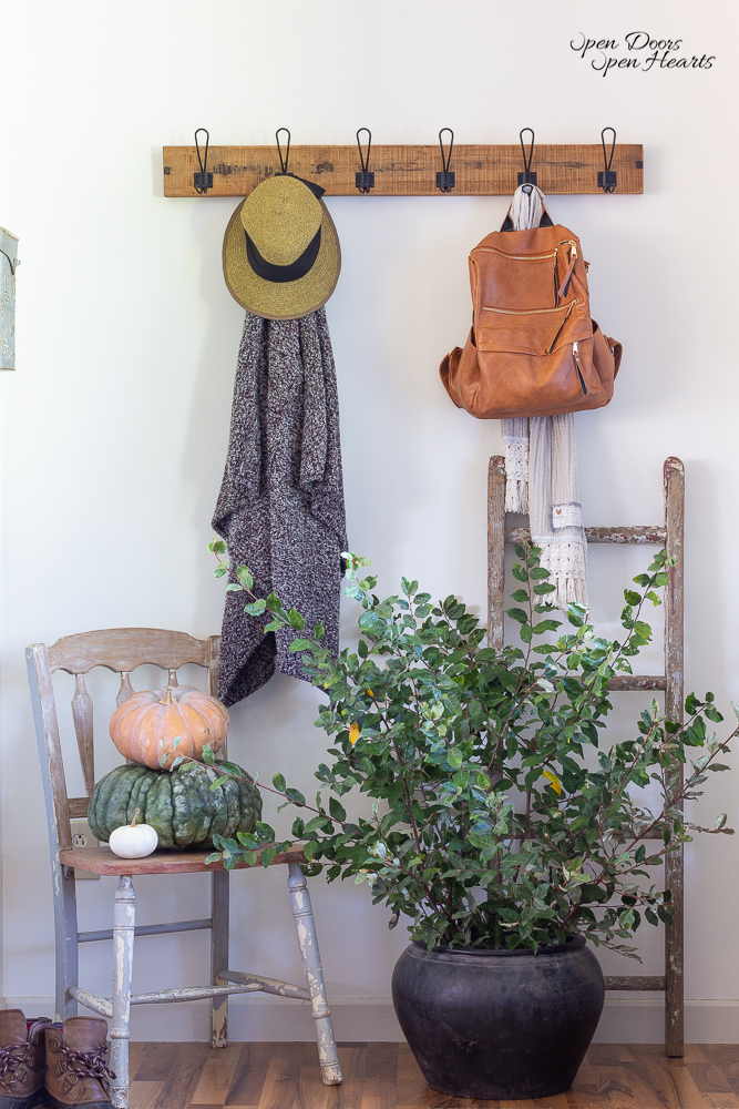 European Farmhouse Inspired Living Room: Beautiful & Cozy Fall Decor ...
