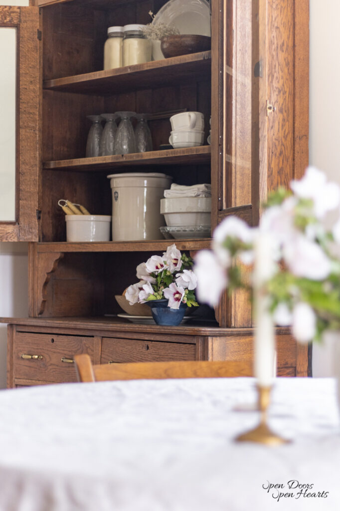 7 Simple Ways to Decorate with Thrift Store Decor - Open Doors Open Hearts