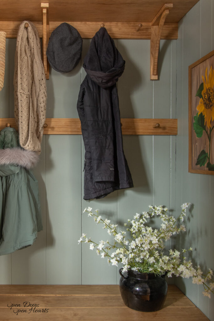 DIY Mudroom Storage Ideas with Country Charm | Beautiful & Simple ...